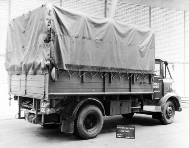 Morris - FGK60 - 30cwt GPO covered wagon - 1966